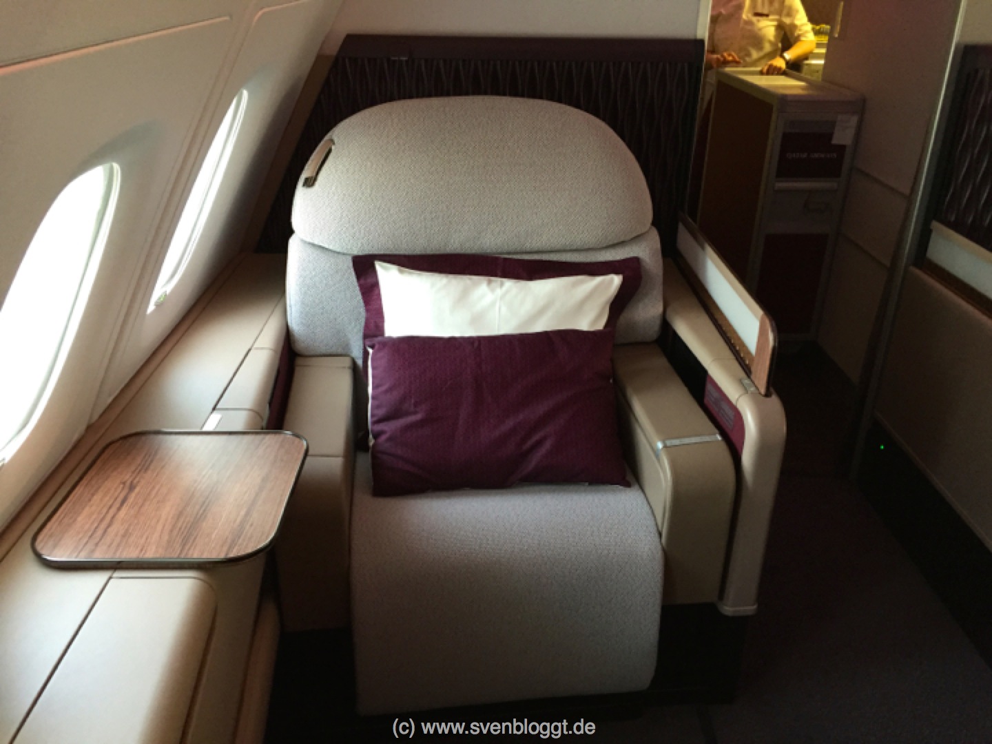 First 20 live pictures out of Qatar's new FirstClass in the A380 from ...