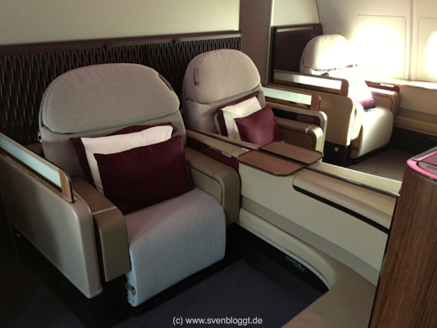 First 20 live pictures out of Qatar's new FirstClass in the A380 from ...