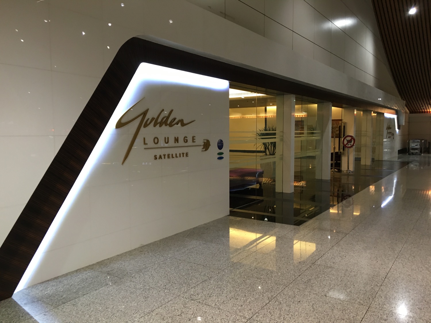 Review: Die Malaysia Airlines Golden Lounge in Kuala Lumpur
