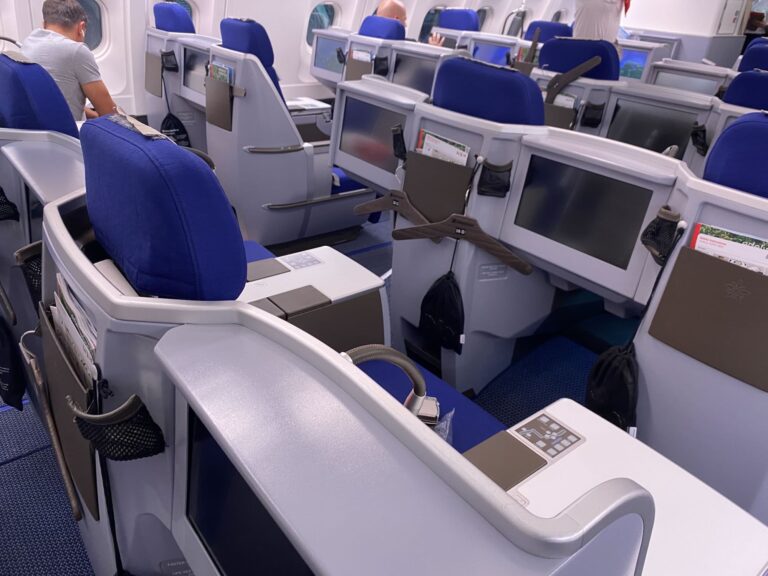 Edelweiss Business Class Airbus A340 im Review