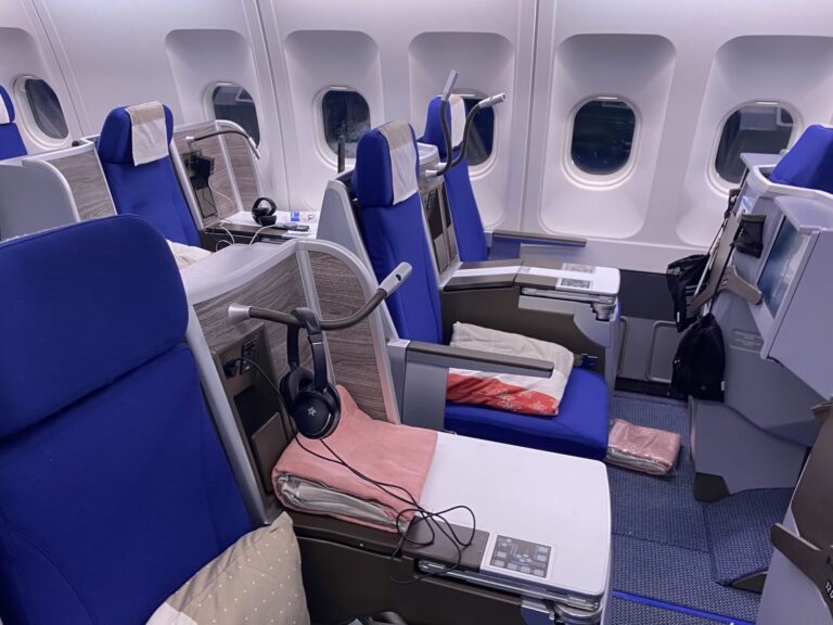 Edelweiss Business Class Airbus A340 im Review